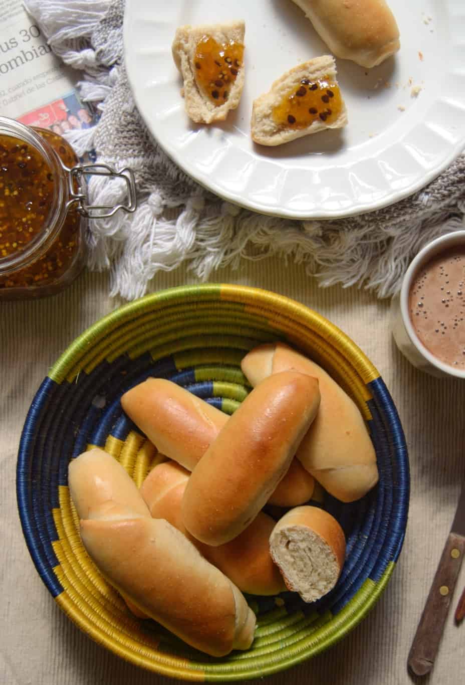 Pan Blandito (Colombian Bread Rolls) - Vecina Vegetariana