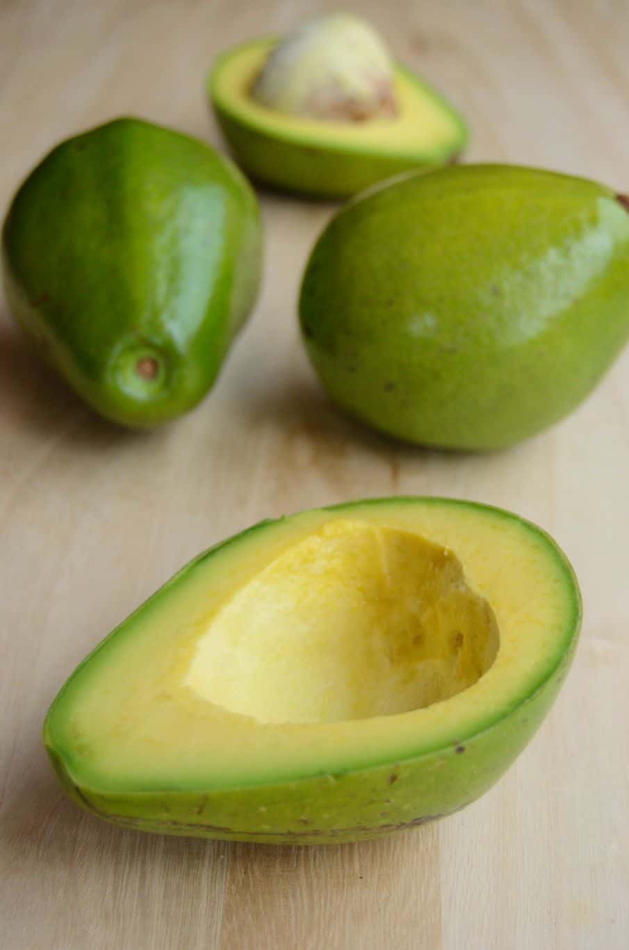 Easy Colombian Guacamole - Vecina Vegetariana
